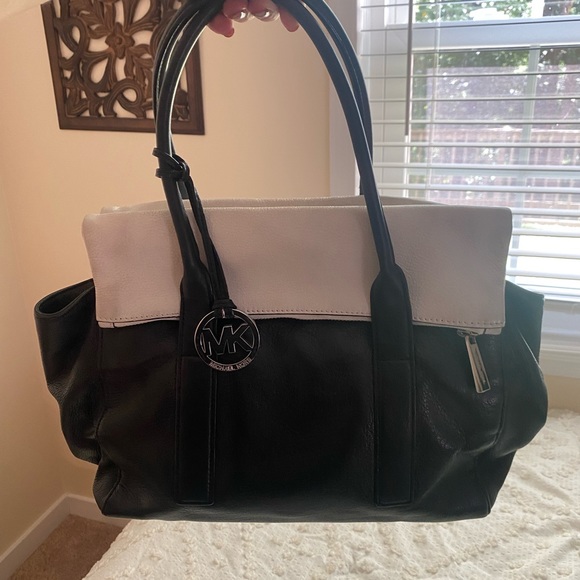 Michael Kors | Bags | Michael Kors White And Black Color Block Bag With ...